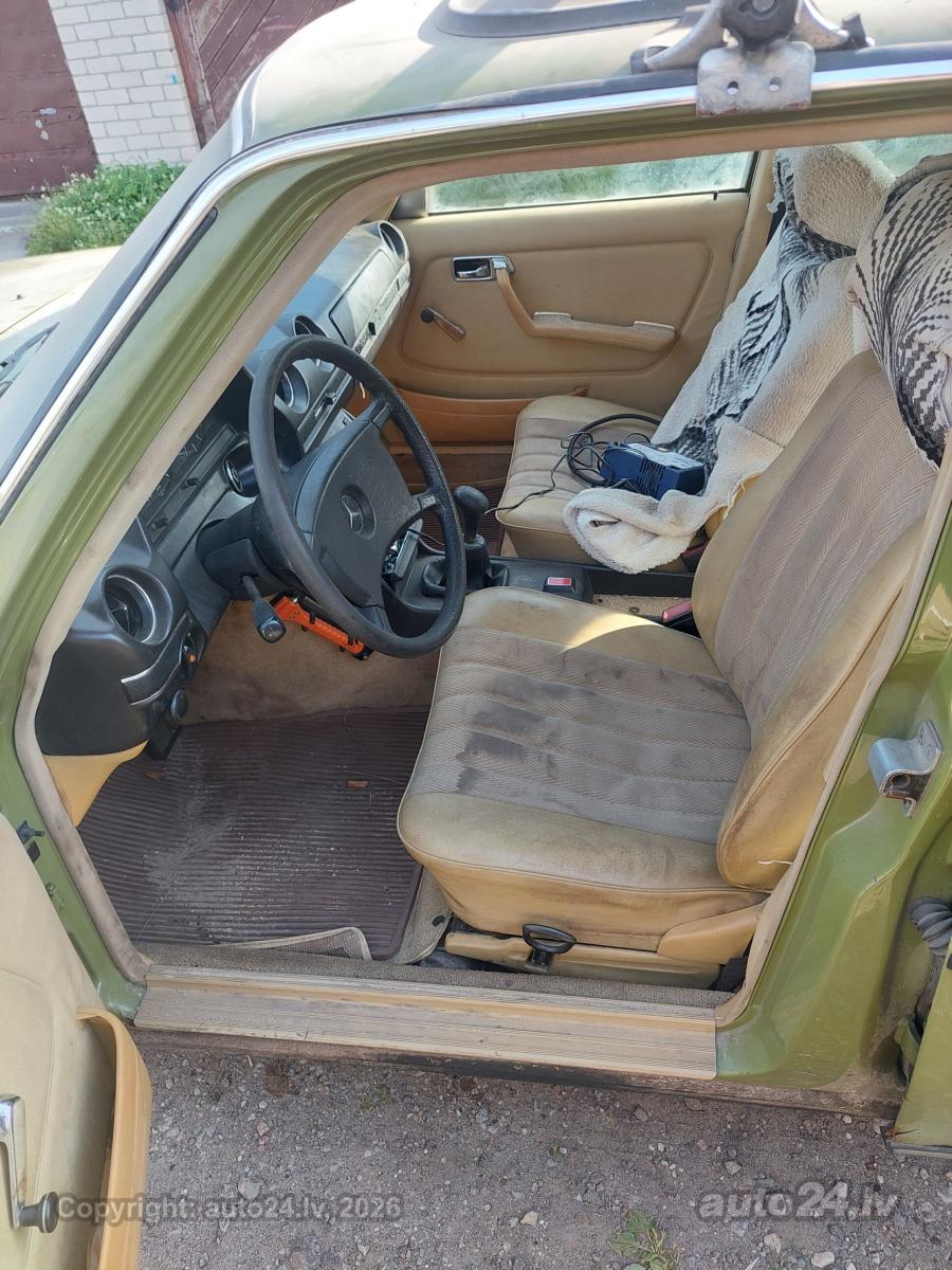 Zaļš Mercedes-Benz 200 1980 Rīga, ar dzinēja tilpumu 2.00 L un nobraukumu 186 tūkst. km par 2700 €, foto 4 vietnē AUTOMOTO.COM.LV