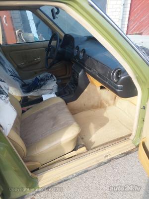Zaļš Mercedes-Benz 200 1980 Rīga, ar dzinēja tilpumu 2.00 L un nobraukumu 186 tūkst. km par 2700 €, foto 6 vietnē AUTOMOTO.COM.LV