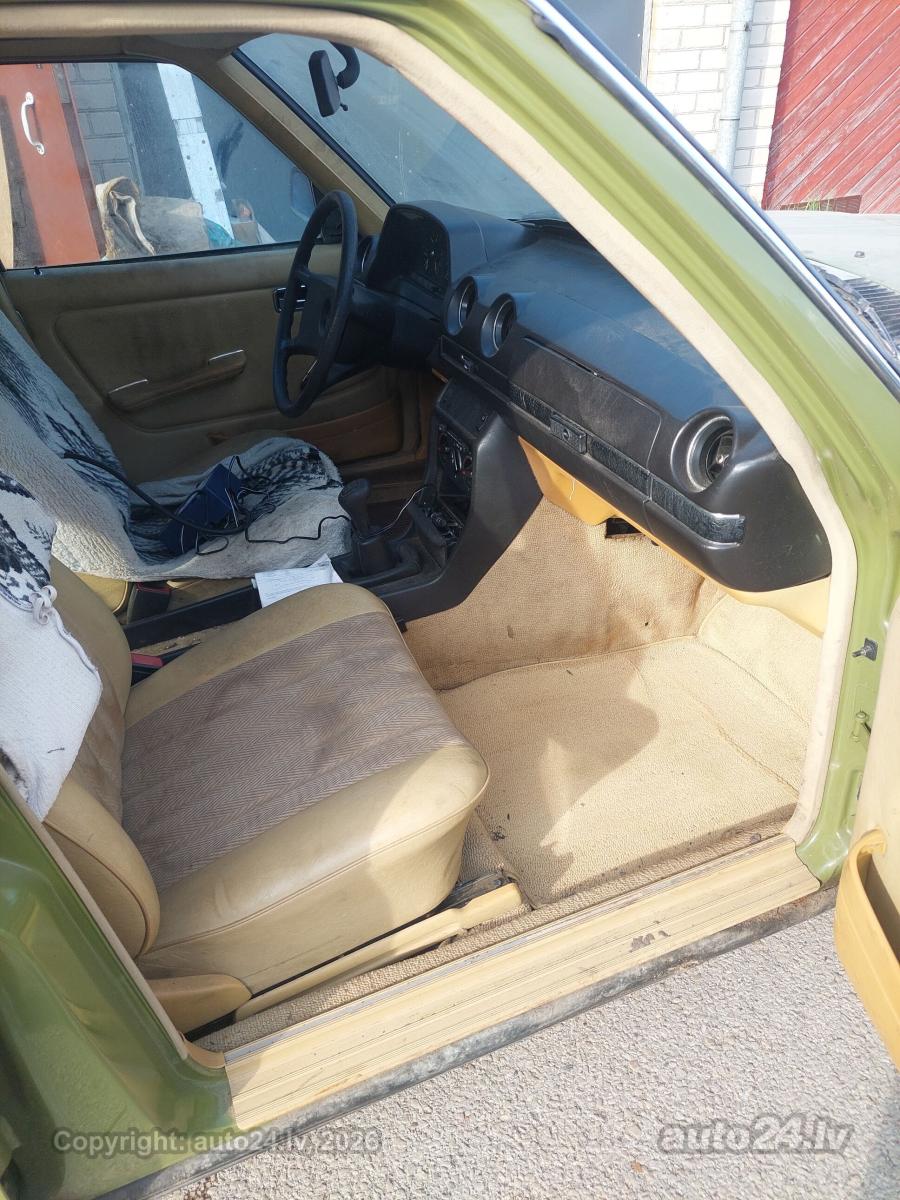 Zaļš Mercedes-Benz 200 1980 Rīga, ar dzinēja tilpumu 2.00 L un nobraukumu 186 tūkst. km par 2700 €, foto 6 vietnē AUTOMOTO.COM.LV
