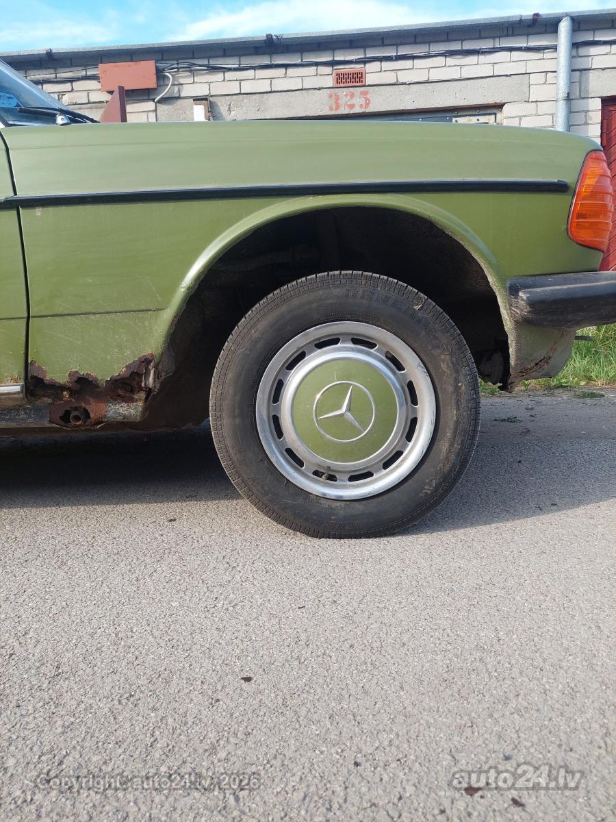 Zaļš Mercedes-Benz 200 1980 Rīga, ar dzinēja tilpumu 2.00 L un nobraukumu 186 tūkst. km par 2700 €, foto 8 vietnē AUTOMOTO.COM.LV