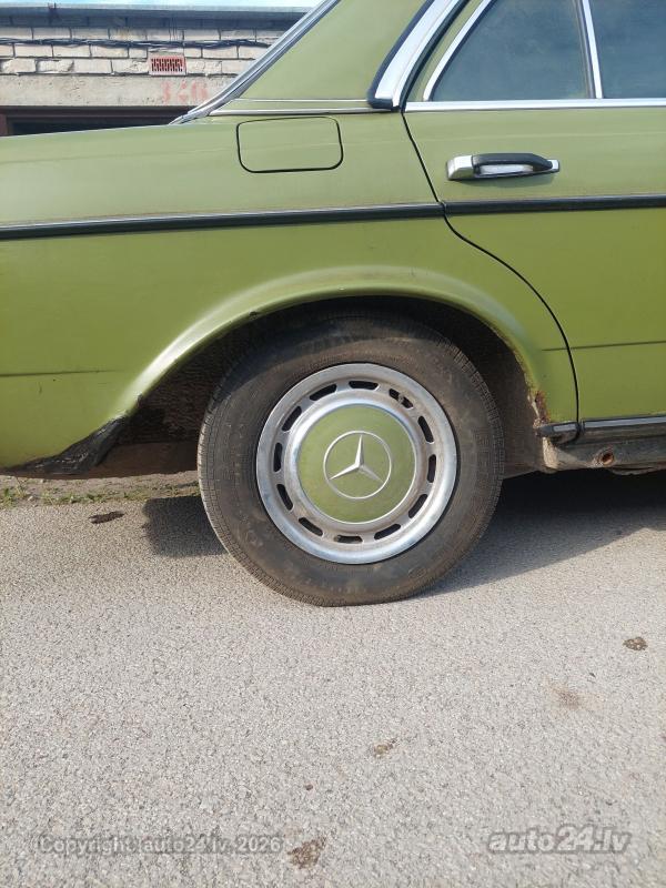Zaļš Mercedes-Benz 200 1980 Rīga, ar dzinēja tilpumu 2.00 L un nobraukumu 186 tūkst. km par 2700 €, foto 8 vietnē AUTOMOTO.COM.LV