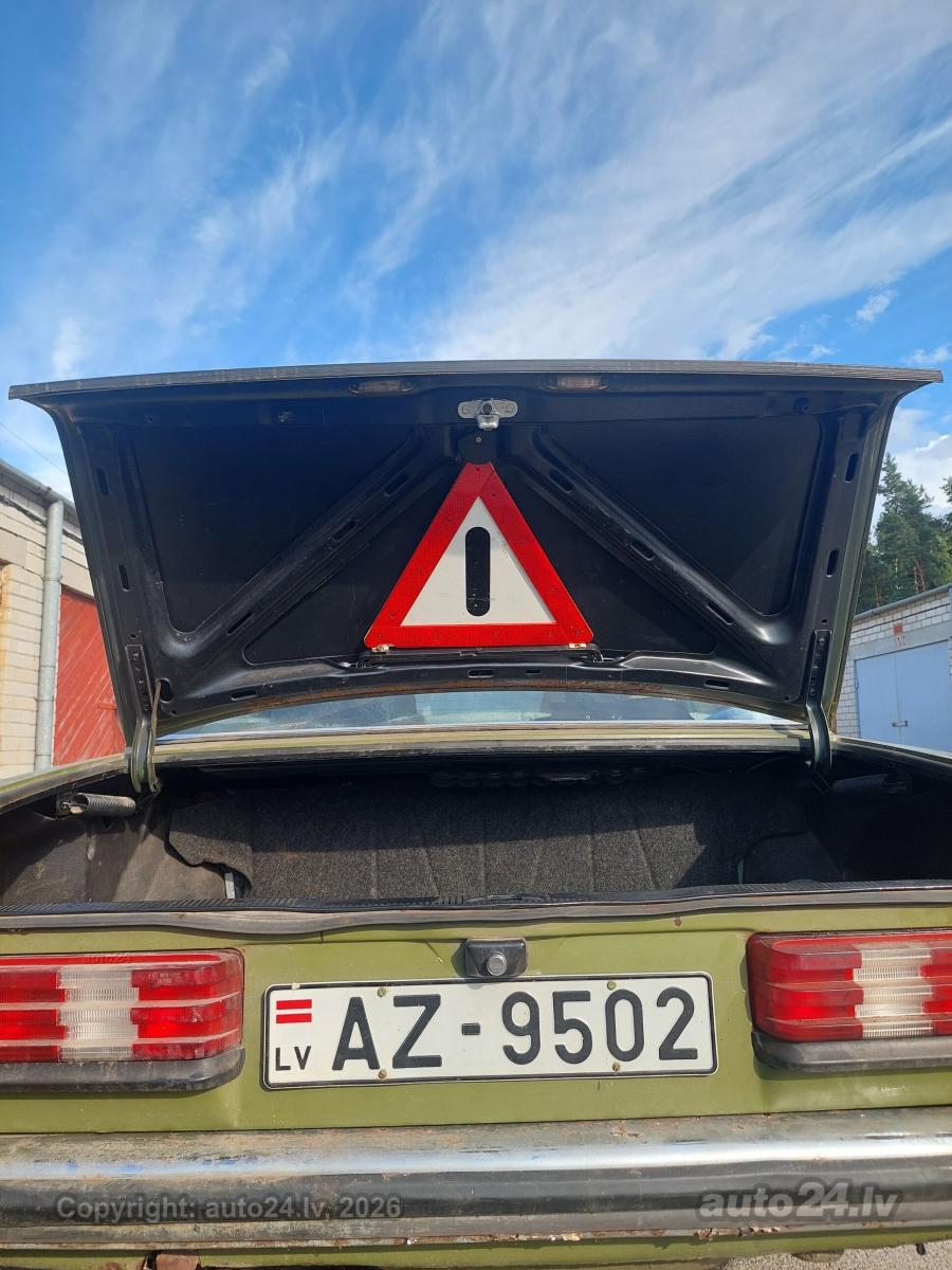 Zaļš Mercedes-Benz 200 1980 Rīga, ar dzinēja tilpumu 2.00 L un nobraukumu 186 tūkst. km par 2700 €, foto 10 vietnē AUTOMOTO.COM.LV