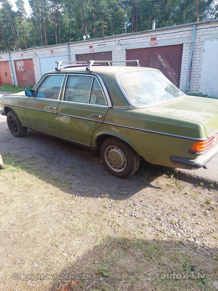 Zaļš Mercedes-Benz 200 1980 Rīga, ar dzinēja tilpumu 2.00 L un nobraukumu 186 tūkst. km par 2700 €, foto 14 vietnē AUTOMOTO.COM.LV
