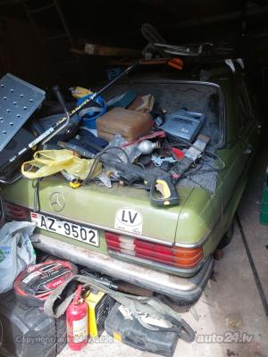 Zaļš Mercedes-Benz 200 1980 Rīga, ar dzinēja tilpumu 2.00 L un nobraukumu 186 tūkst. km par 2700 €, foto 20 vietnē AUTOMOTO.COM.LV