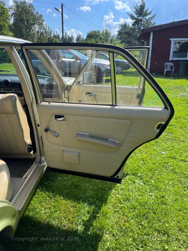 Zaļš Mercedes-Benz 200 1982 Pērnava, ar dzinēja tilpumu 2.00 L un nobraukumu 309 tūkst. km par 7000 €, foto 8 vietnē AUTOMOTO.COM.LV