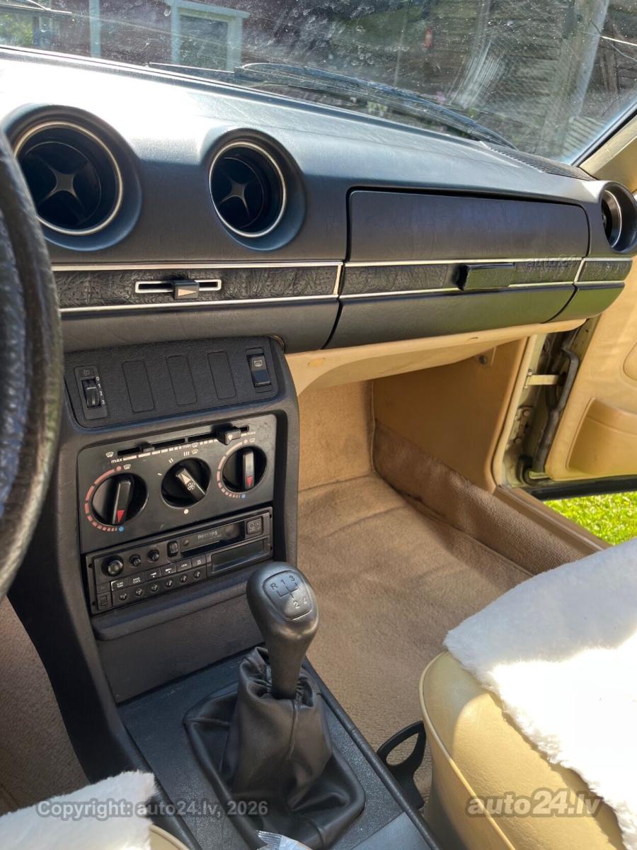 Zaļš Mercedes-Benz 200 1982 Pērnava, ar dzinēja tilpumu 2.00 L un nobraukumu 309 tūkst. km par 7000 €, foto 12 vietnē AUTOMOTO.COM.LV