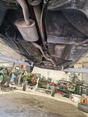 Zaļš Mercedes-Benz 200 1982 Pērnava, ar dzinēja tilpumu 2.00 L un nobraukumu 309 tūkst. km par 7000 €, foto 18 vietnē AUTOMOTO.COM.LV