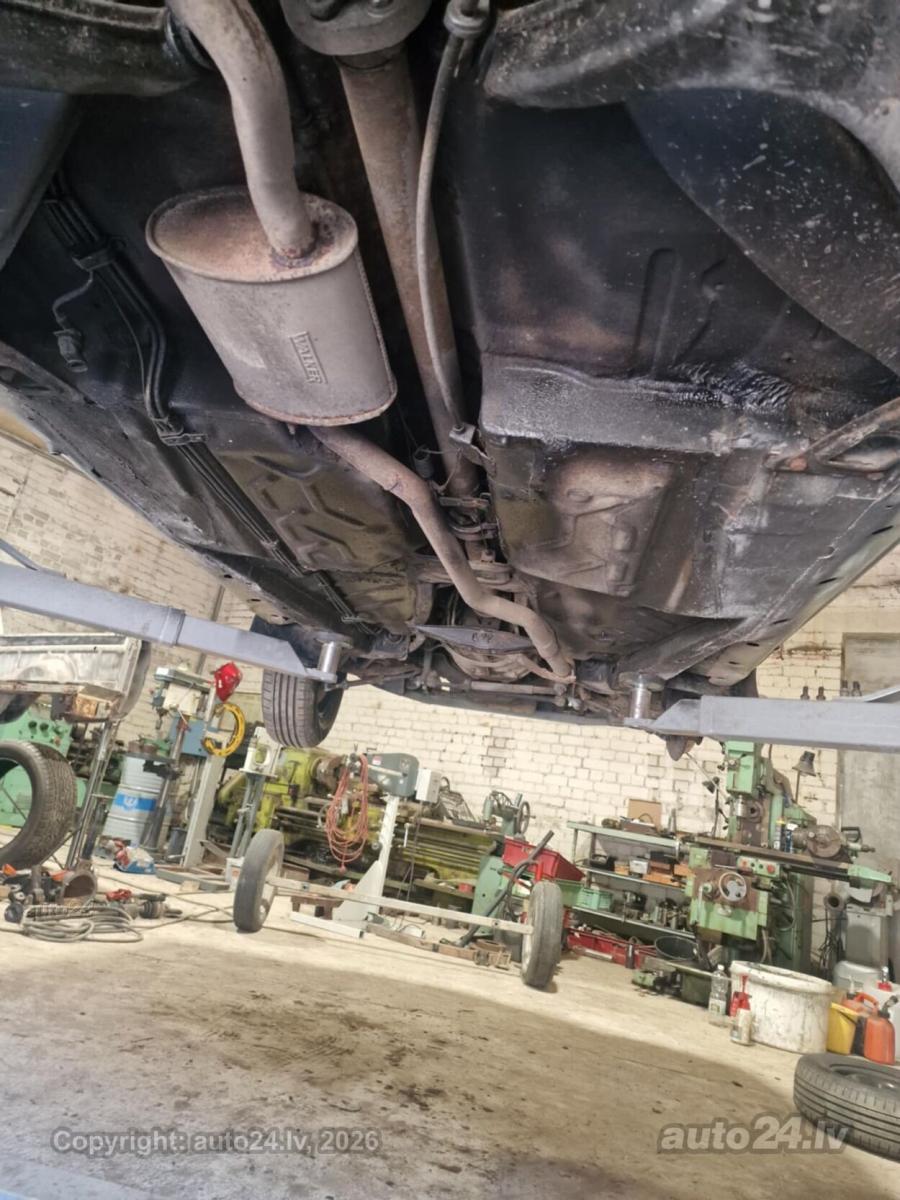 Zaļš Mercedes-Benz 200 1982 Pērnava, ar dzinēja tilpumu 2.00 L un nobraukumu 309 tūkst. km par 7000 €, foto 18 vietnē AUTOMOTO.COM.LV