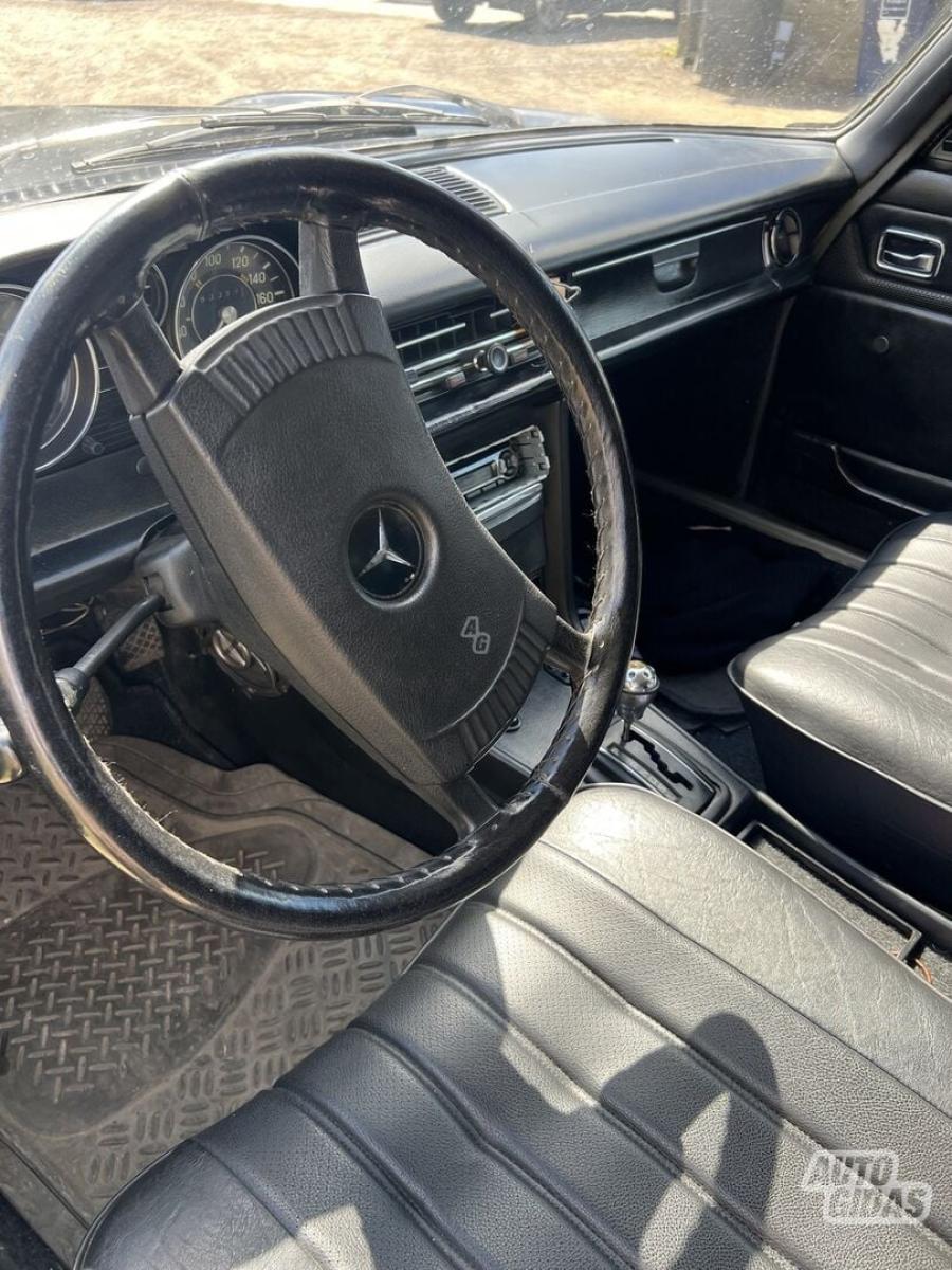 Mercedes-Benz 200 1962 in Vilnius, with an engine capacity of 2.00 L and mileage of 300 thousand km for 12000 €, photo 12 on AUTOMOTO.COM.LV