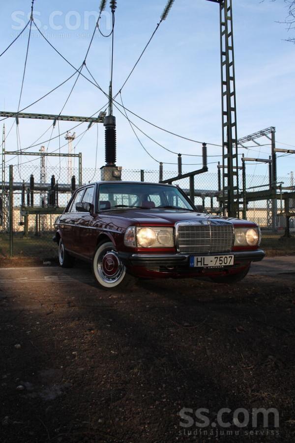 Sarkans Mercedes-Benz 200 1982 Rīga, ar dzinēja tilpumu 3.00 L un nobraukumu 321 tūkst. km par 18000 €, foto 1 vietnē AUTOMOTO.COM.LV