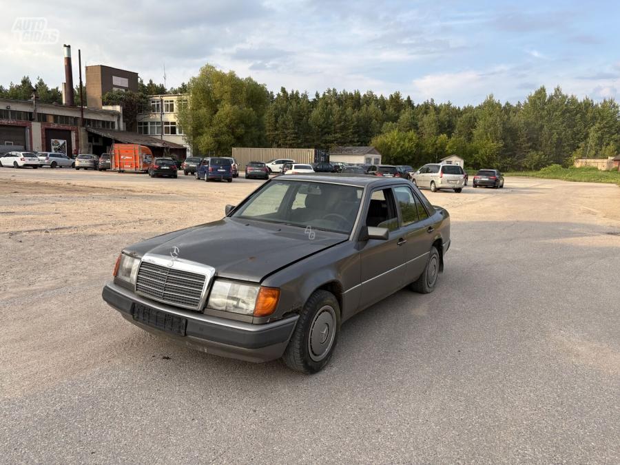 Мерседес 200 1990 в Варена, объемом двигателя 2.00 л и пробегом 540 тыс. км за 750 €, фото 1 на AUTOMOTO.COM.LV