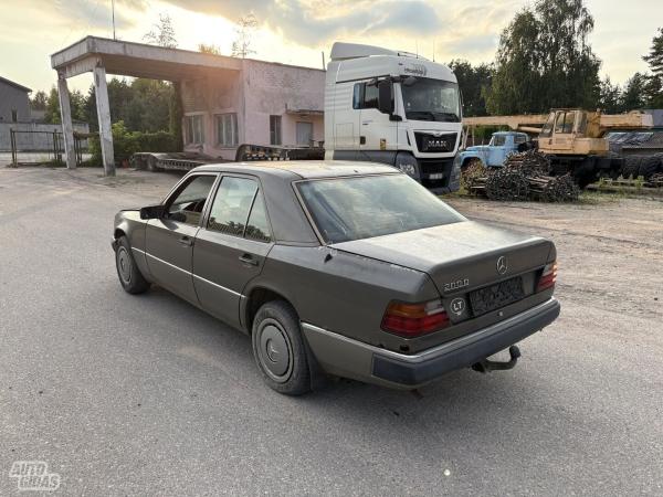Мерседес 200 1990 в Варена, объемом двигателя 2.00 л и пробегом 540 тыс. км за 750 €, фото 7 на AUTOMOTO.COM.LV