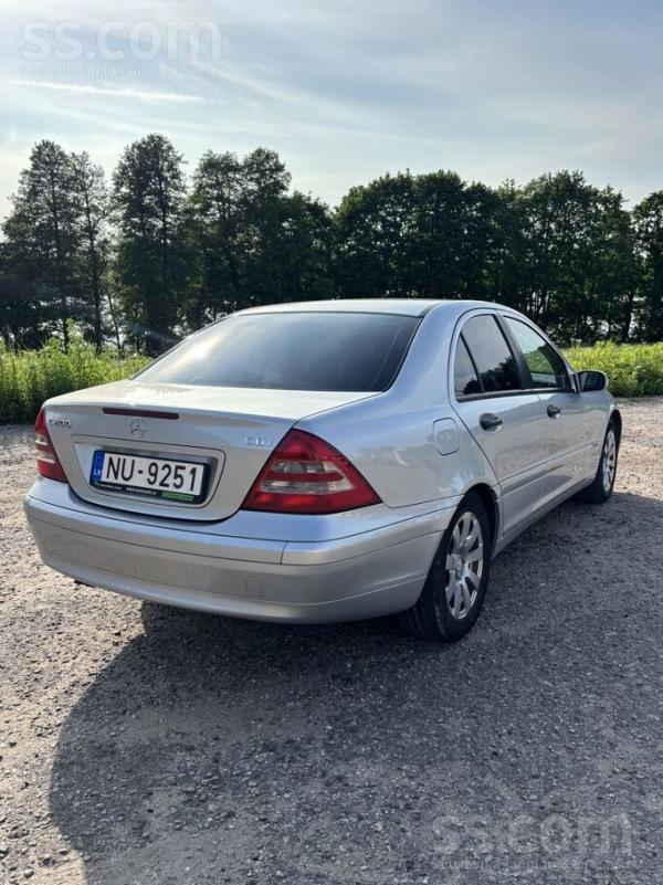 Mercedes-Benz 200 2003 in Riga, with an engine capacity of 2.00 L and mileage of 375 thousand km for 2695 €, photo 5 on AUTOMOTO.COM.LV