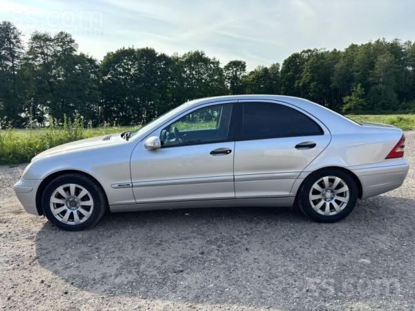 Mercedes-Benz 200 2003 in Riga, with an engine capacity of 2.00 L and mileage of 375 thousand km for 2695 €, photo 8 on AUTOMOTO.COM.LV