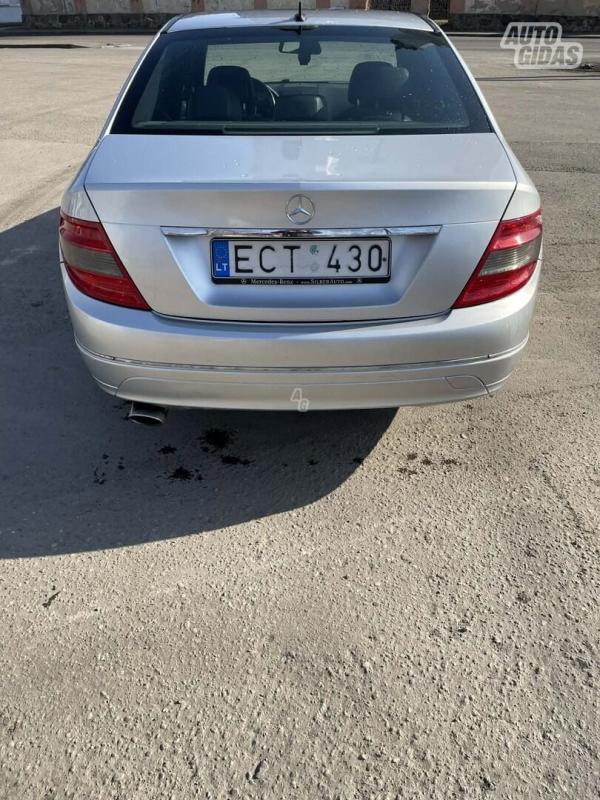 Mercedes-Benz 200 2008 in Vilnius, with an engine capacity of 2.10 L and mileage of 310 thousand km for 3800 €, photo 2 on AUTOMOTO.COM.LV