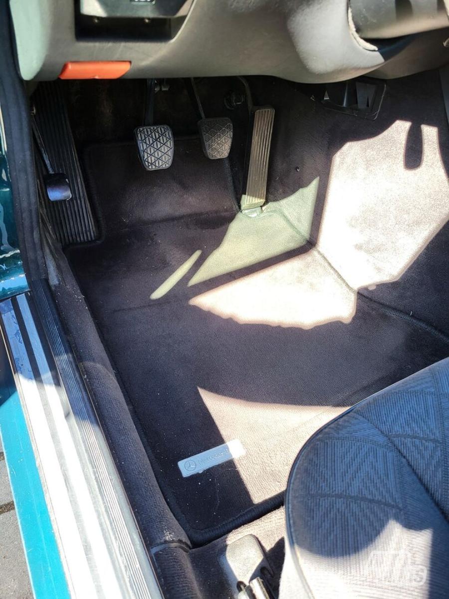 Mercedes-Benz 200 1996 in Klaipeda, with an engine capacity of 2.00 L and mileage of 160 thousand km for 3750 €, photo 16 on AUTOMOTO.COM.LV