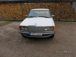 White Mercedes-Benz 200 1983 in Kuressaare, with an engine capacity of 2.00 L and mileage of 319 thousand km for 2290 €, photo 2 on AUTOMOTO.COM.LV