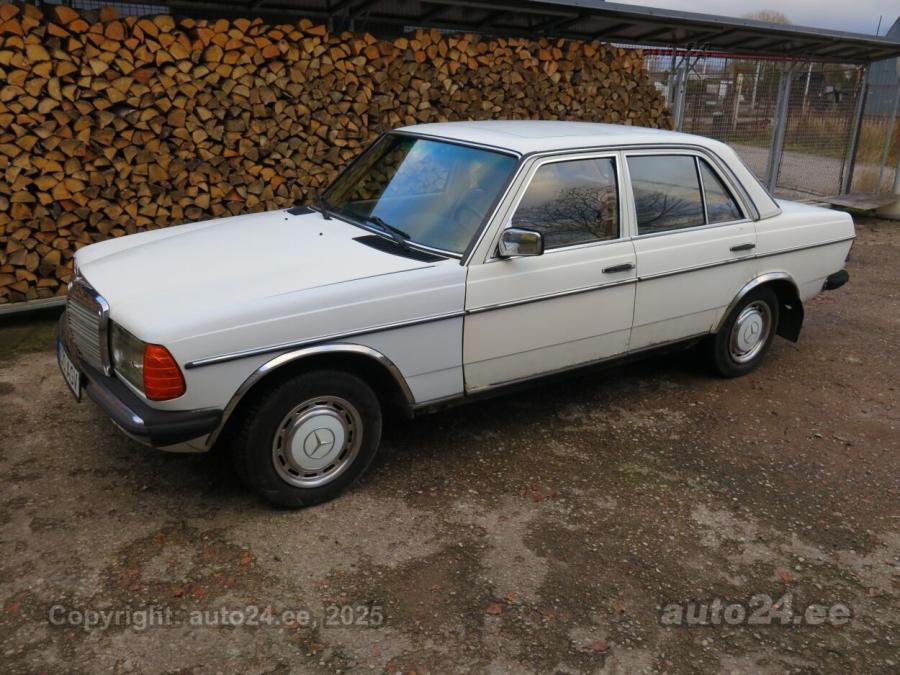 White Mercedes-Benz 200 1983 in Kuressaare, with an engine capacity of 2.00 L and mileage of 319 thousand km for 2290 €, photo 5 on AUTOMOTO.COM.LV