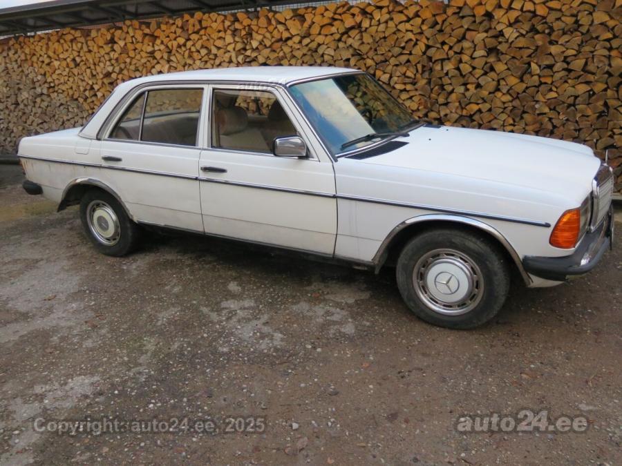 White Mercedes-Benz 200 1983 in Kuressaare, with an engine capacity of 2.00 L and mileage of 319 thousand km for 2290 €, photo 7 on AUTOMOTO.COM.LV