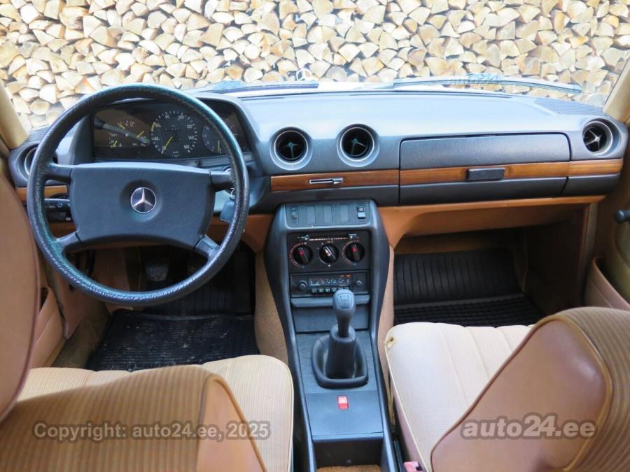 White Mercedes-Benz 200 1983 in Kuressaare, with an engine capacity of 2.00 L and mileage of 319 thousand km for 2290 €, photo 13 on AUTOMOTO.COM.LV