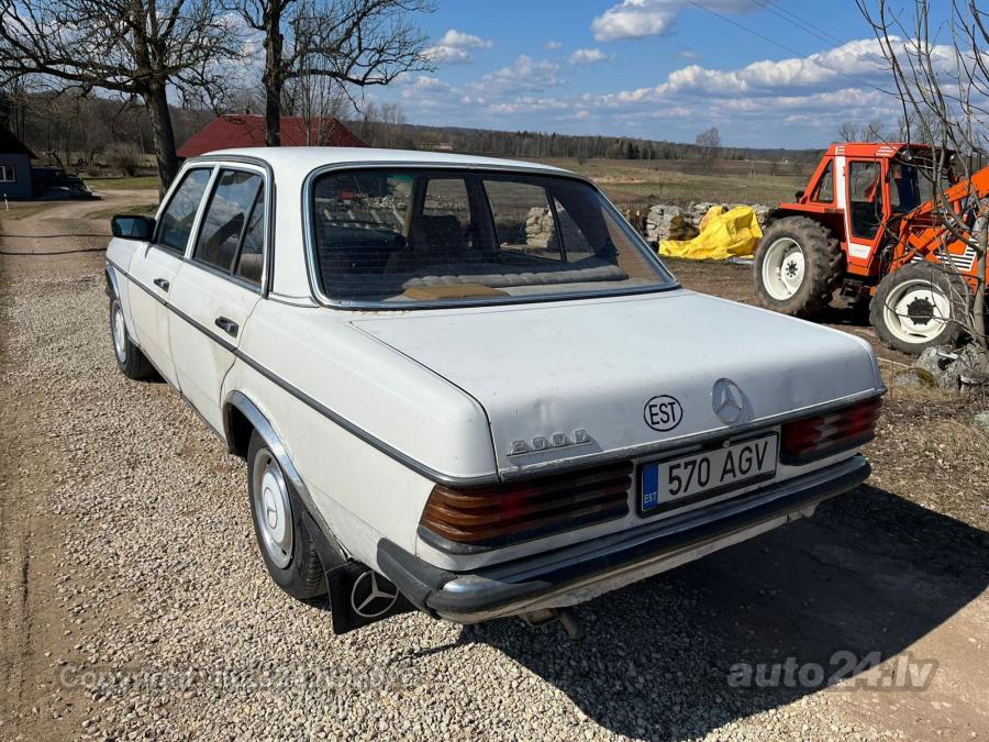 White Mercedes-Benz 200 1983 in Tallinn, with an engine capacity of 2.00 L and mileage of 300 thousand km for 2600 €, photo 4 on AUTOMOTO.COM.LV