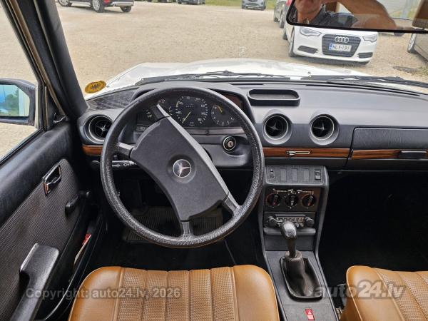White Mercedes-Benz 200 1983 in Tartu, with an engine capacity of 2.00 L and mileage of 281 thousand km for 5990 €, photo 9 on AUTOMOTO.COM.LV