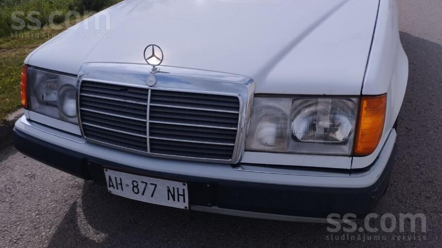 Белый Мерседес 200 1990 в Рига, объемом двигателя 2.00 л и пробегом 311 тыс. км за 4000 €, фото 5 на AUTOMOTO.COM.LV