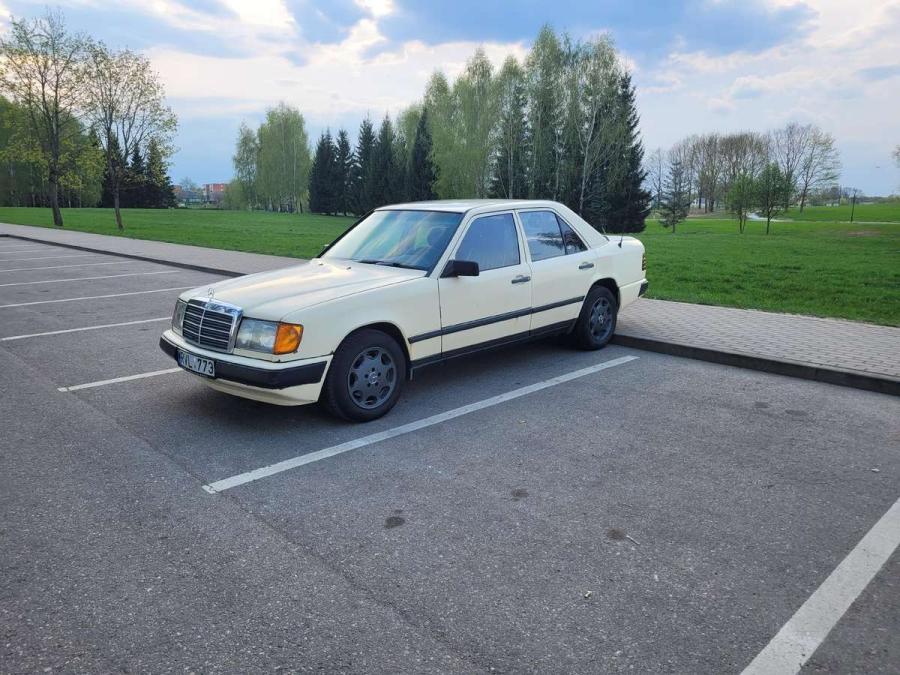 Dzeltens Mercedes-Benz 200 1987 Širvintos, ar dzinēja tilpumu 1.98 L un nobraukumu 561 tūkst. km par 1200 €, foto 2 vietnē AUTOMOTO.COM.LV