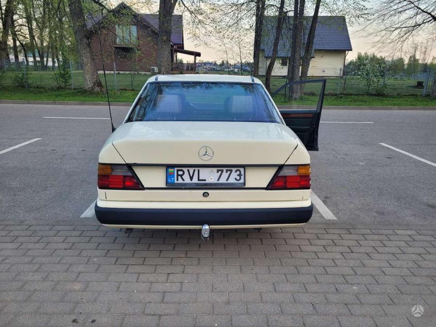 Dzeltens Mercedes-Benz 200 1987 Širvintos, ar dzinēja tilpumu 1.98 L un nobraukumu 561 tūkst. km par 1200 €, foto 4 vietnē AUTOMOTO.COM.LV