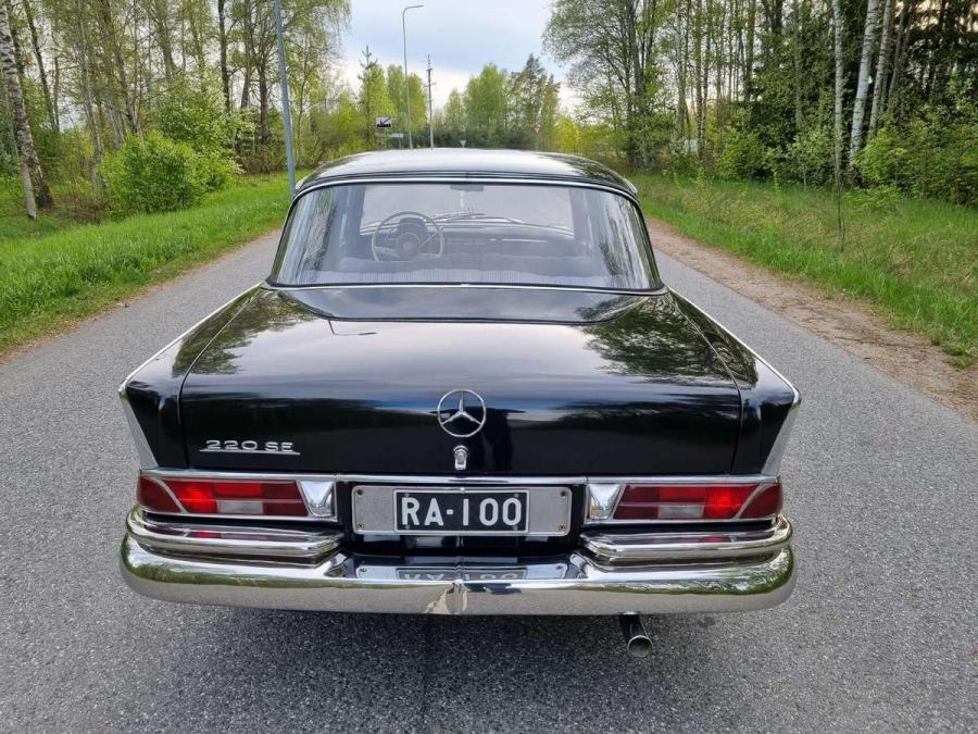 Melns Mercedes-Benz 220 1963 Pelva, ar dzinēja tilpumu 2.20 L un nobraukumu 92 tūkst. km par 24000 €, foto 7 vietnē AUTOMOTO.COM.LV