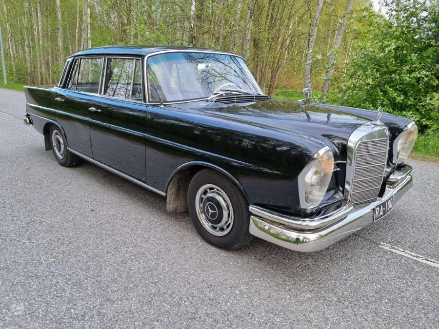 Melns Mercedes-Benz 220 1963 Pelva, ar dzinēja tilpumu 2.20 L un nobraukumu 92 tūkst. km par 24000 €, foto 8 vietnē AUTOMOTO.COM.LV