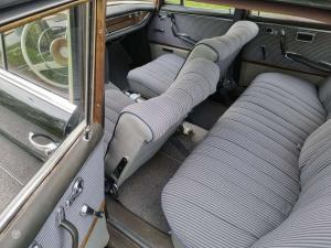 Melns Mercedes-Benz 220 1963 Pelva, ar dzinēja tilpumu 2.20 L un nobraukumu 92 tūkst. km par 24000 €, foto 13 vietnē AUTOMOTO.COM.LV