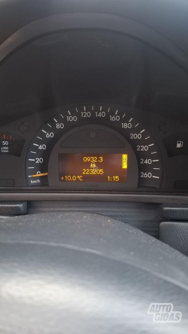 Мерседес 220 2002 в Вильнюс на AUTOMOTO.COM.LV Черный Мерседес 220 2002 в Вильнюс, объемом двигателя 2.20 л и пробегом 218 тыс. км за 1599 €, фото 11 на AUTOMOTO.COM.LV