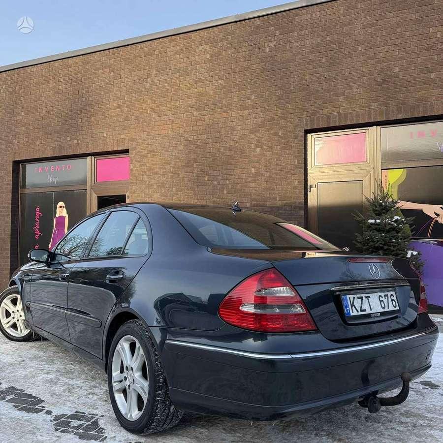 Melns Mercedes-Benz 220 2003 Kaišiadorys, ar dzinēja tilpumu 2.15 L un nobraukumu 285 tūkst. km par 2950 €, foto 8 vietnē AUTOMOTO.COM.LV