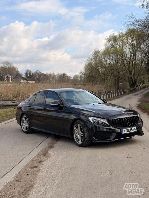 Black Mercedes-Benz 220 2015 in Panevezys, with an engine capacity of 2.10 L and mileage of 146 thousand km for 15900 €, photo 1 on AUTOMOTO.COM.LV