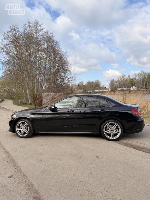 Black Mercedes-Benz 220 2015 in Panevezys, with an engine capacity of 2.10 L and mileage of 146 thousand km for 15900 €, photo 6 on AUTOMOTO.COM.LV