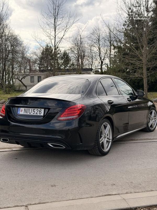 Melns Mercedes-Benz 220 2015 Panevēža, ar dzinēja tilpumu 2.10 L un nobraukumu 146 tūkst. km par 15900 €, foto 5 vietnē AUTOMOTO.COM.LV