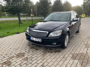 Melns Mercedes-Benz 220 2008 Ogre, ar dzinēja tilpumu 2.20 L un nobraukumu 310 tūkst. km par 3000 €, foto  vietnē AUTOMOTO.COM.LV