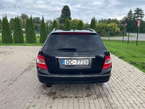 Melns Mercedes-Benz 220 2008 Ogre, ar dzinēja tilpumu 2.20 L un nobraukumu 310 tūkst. km par 3000 €, foto 3 vietnē AUTOMOTO.COM.LV