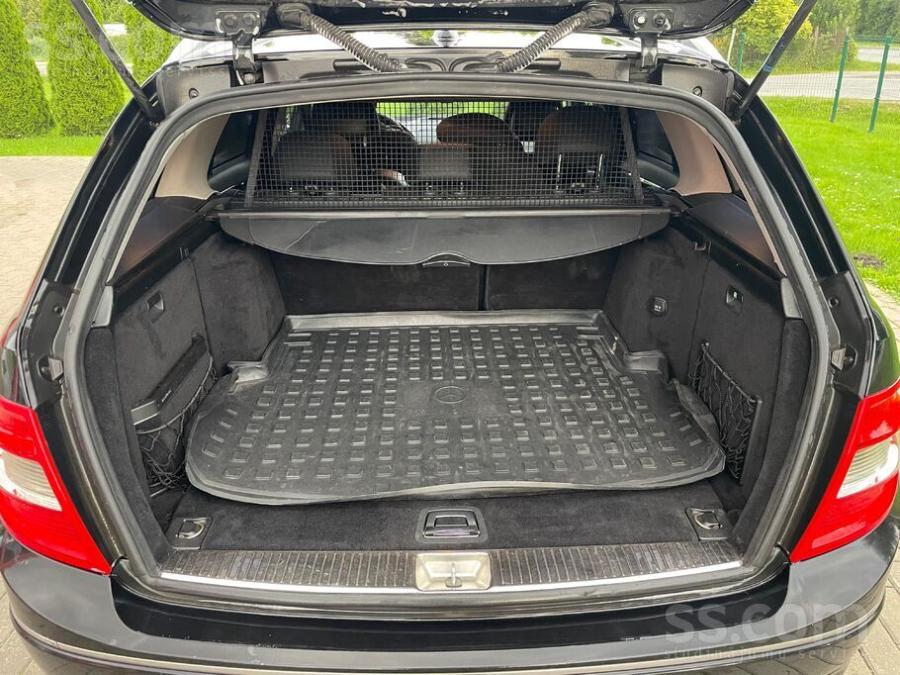 Melns Mercedes-Benz 220 2008 Ogre, ar dzinēja tilpumu 2.20 L un nobraukumu 310 tūkst. km par 3000 €, foto 5 vietnē AUTOMOTO.COM.LV