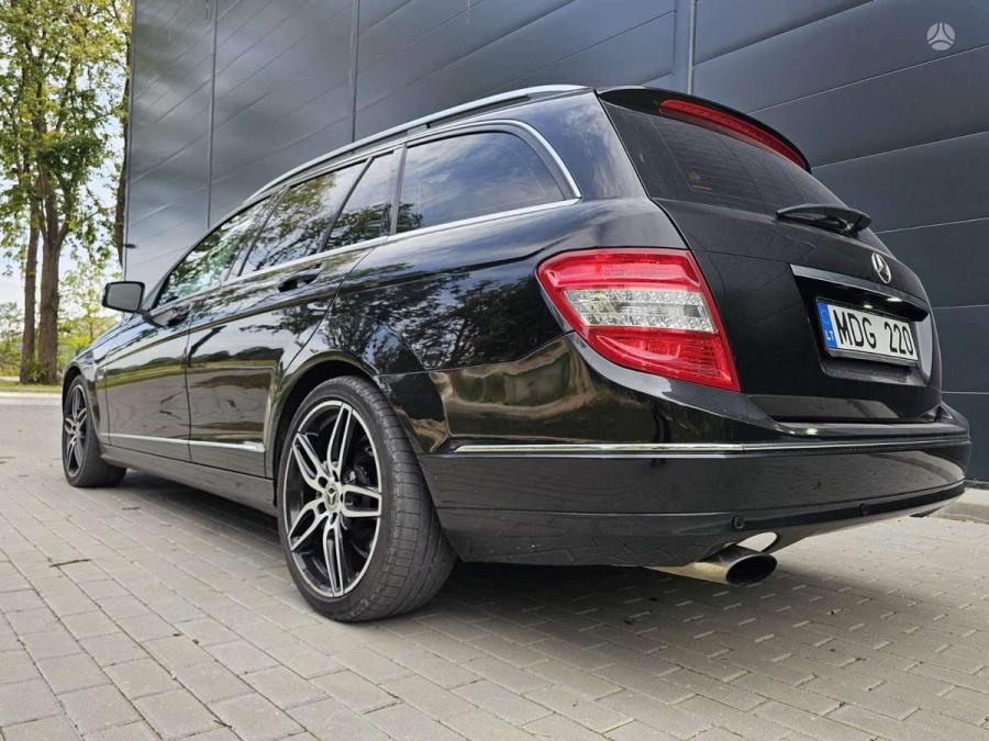 Черный Мерседес 220 2009 в Каунас, объемом двигателя 2.20 л и пробегом 370 тыс. км за 4600 €, фото 31 на AUTOMOTO.COM.LV