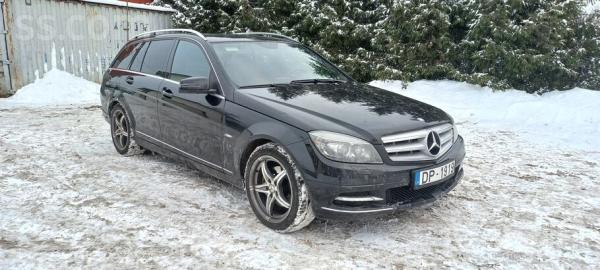 Melns Mercedes-Benz 220 2010 Rīga, ar dzinēja tilpumu 2.20 L un nobraukumu 286 tūkst. km par 5800 €, foto 4 vietnē AUTOMOTO.COM.LV
