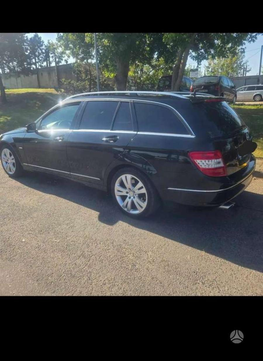 Melns Mercedes-Benz 220 2010 Panevēža, ar dzinēja tilpumu 2.20 L un nobraukumu 5 tūkst. km par 4700 €, foto 1 vietnē AUTOMOTO.COM.LV