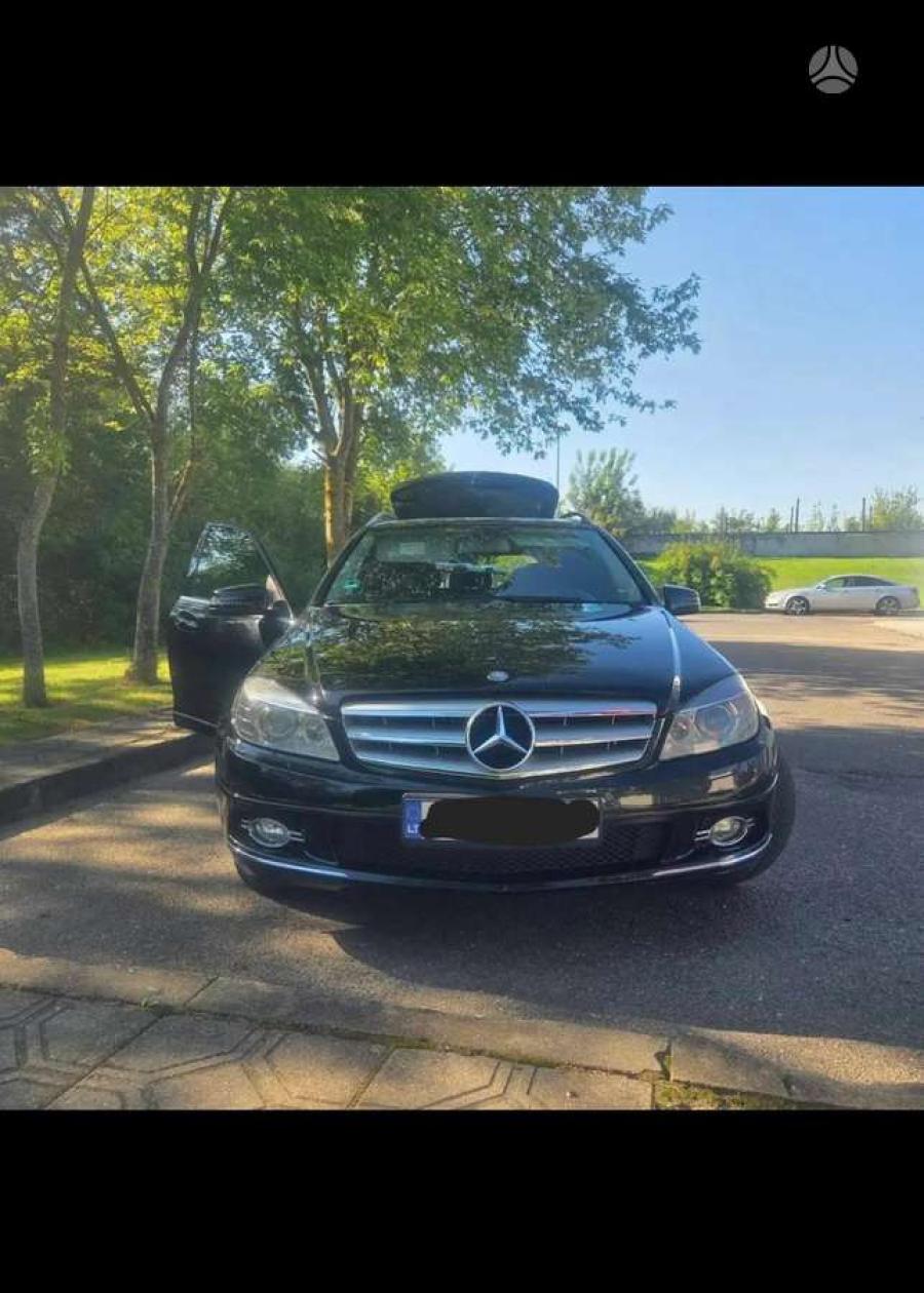 Melns Mercedes-Benz 220 2010 Panevēža, ar dzinēja tilpumu 2.20 L un nobraukumu 5 tūkst. km par 4700 €, foto 3 vietnē AUTOMOTO.COM.LV