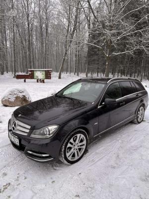 Melns Mercedes-Benz 220 2011 Kaišiadorys, ar dzinēja tilpumu 0.00 L un nobraukumu 285 tūkst. km par 6100 €, foto 4 vietnē AUTOMOTO.COM.LV