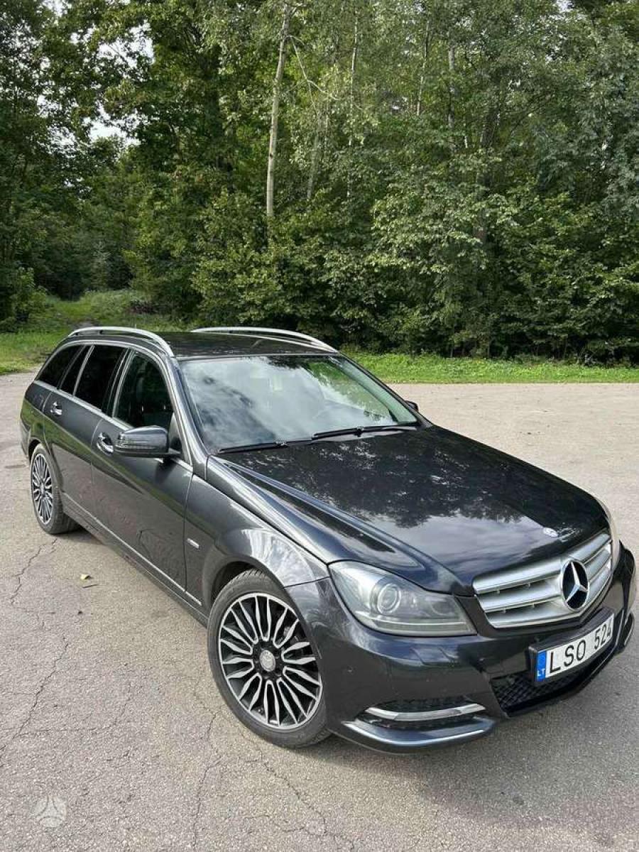 Melns Mercedes-Benz 220 2011 Kaišiadorys, ar dzinēja tilpumu 0.00 L un nobraukumu 285 tūkst. km par 6100 €, foto 8 vietnē AUTOMOTO.COM.LV