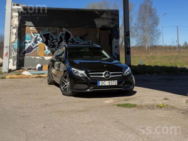 Melns Mercedes-Benz 220 2017 Rīga, ar dzinēja tilpumu 2.20 L un nobraukumu 240 tūkst. km par 12600 €, foto 1 vietnē AUTOMOTO.COM.LV