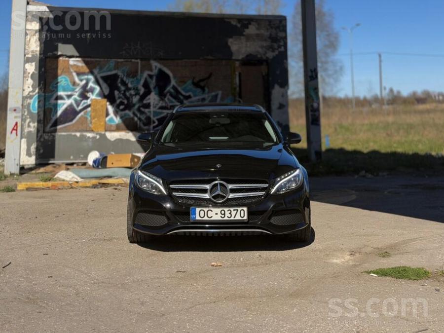 Melns Mercedes-Benz 220 2017 Rīga, ar dzinēja tilpumu 2.20 L un nobraukumu 240 tūkst. km par 12600 €, foto 3 vietnē AUTOMOTO.COM.LV
