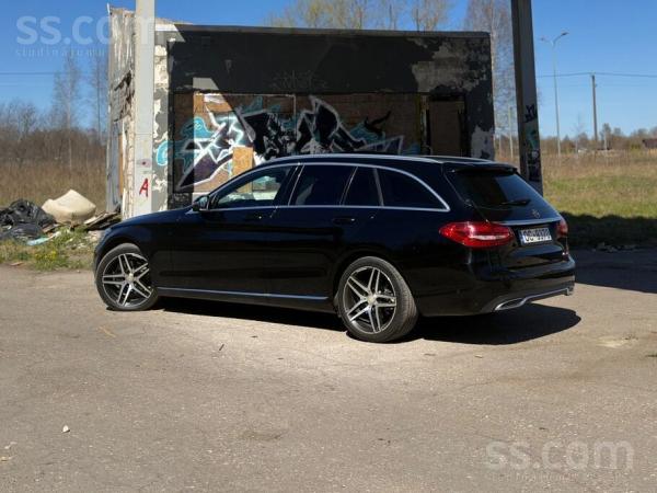 Melns Mercedes-Benz 220 2017 Rīga, ar dzinēja tilpumu 2.20 L un nobraukumu 240 tūkst. km par 12600 €, foto 6 vietnē AUTOMOTO.COM.LV