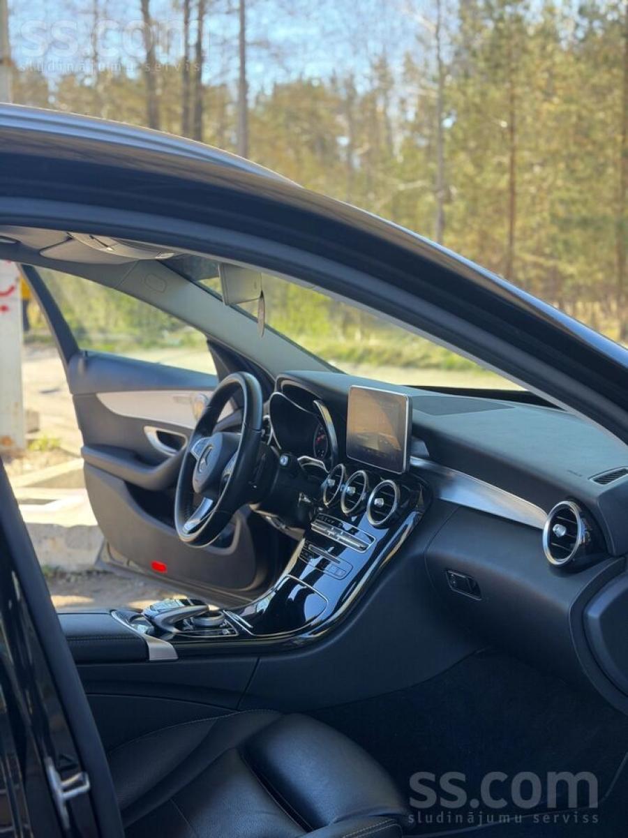 Melns Mercedes-Benz 220 2017 Rīga, ar dzinēja tilpumu 2.20 L un nobraukumu 240 tūkst. km par 12600 €, foto 10 vietnē AUTOMOTO.COM.LV